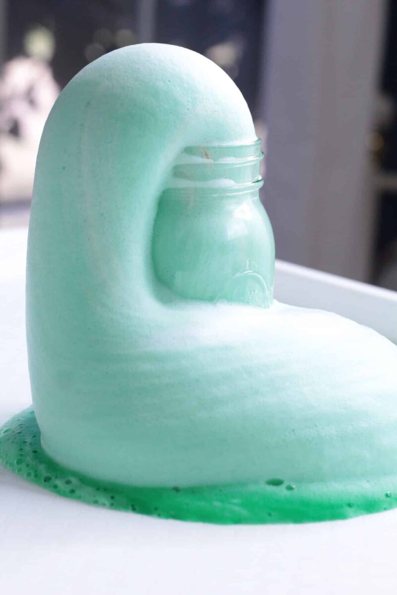 Elephant Toothpaste Explosion Experiment