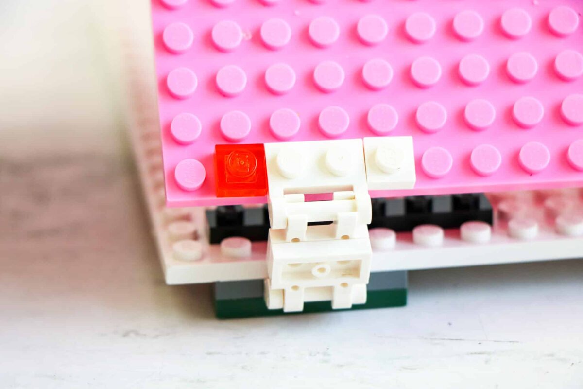 How to Build a LEGO Mother’s Day Card with Just LEGO Bricks!