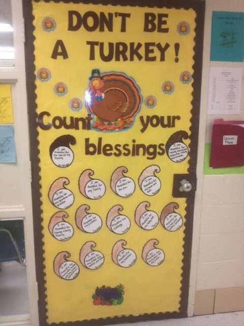 10+ Festive Thanksgiving Classroom Door Decorations for Teachers