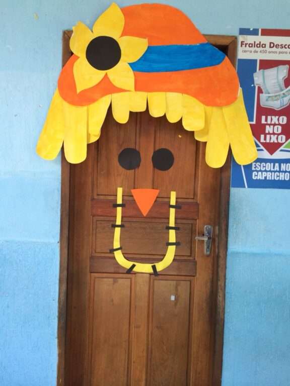 September Classroom Door Ideas to Celebrate Fall with Style